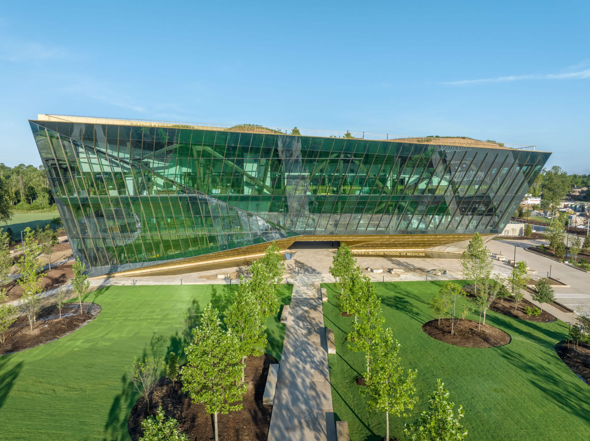 Alice L. Walton School of Medicine Welcomes First Class of Students ...